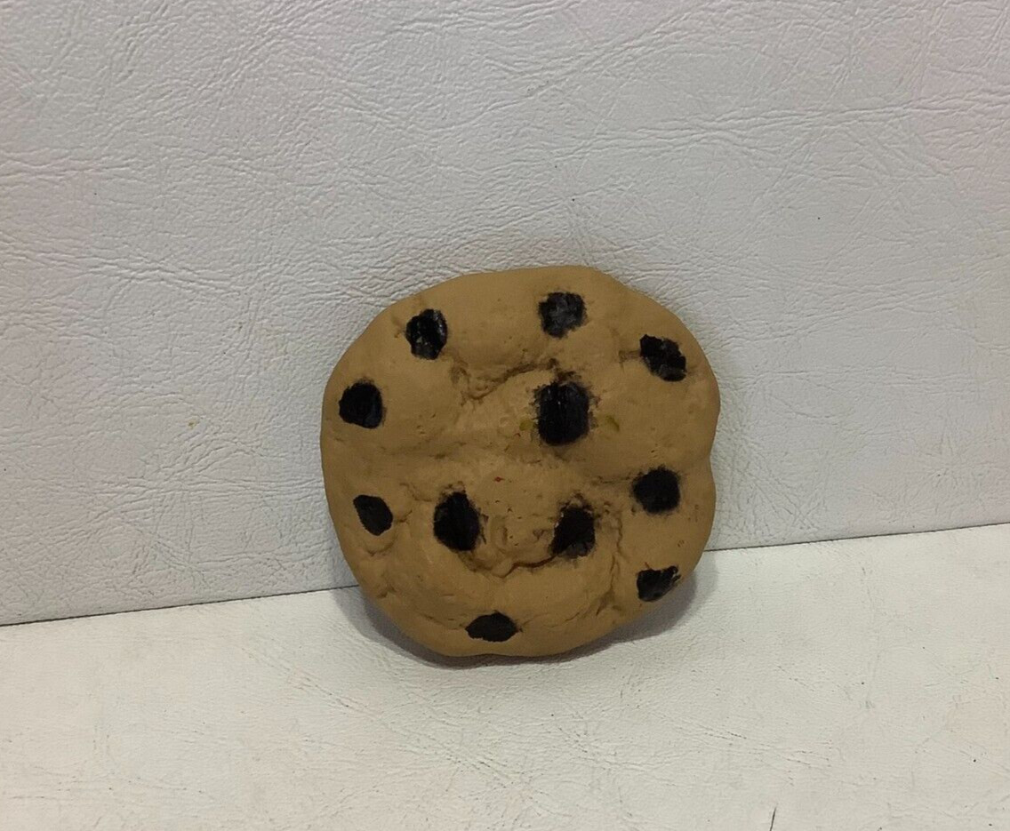 Vintage 1983 Singer Studios Realistic Chocolate Chip … - Gem