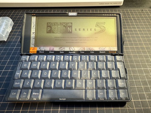 Psion Series 5 (8MB) handheld computer, one of the most iconic PDAs of ...