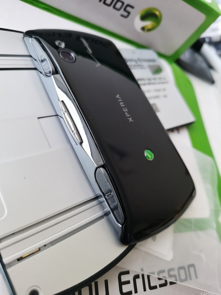 Sony Ericsson R800IEUBLK Xperia Play R800i Unlocked Slide-Out ...