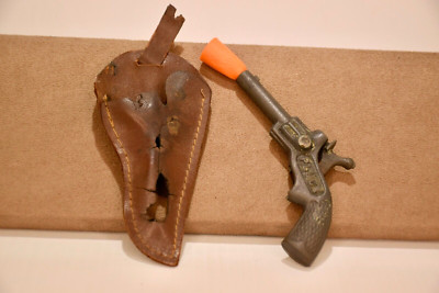 VINTAGE 1920 - 30'S J E STEVENS " PLUCK " CAST IRON CAP GUN W/ LEATHER ...