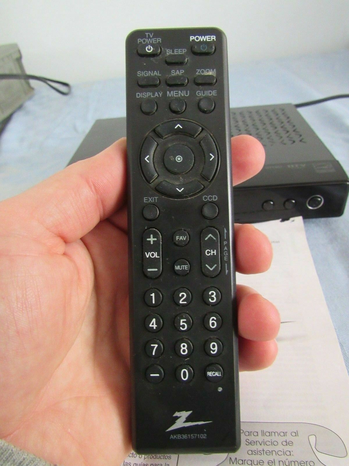 Zenith Digital DTV TV Tuner Converter Box Model DTT901 w/ Remote ...