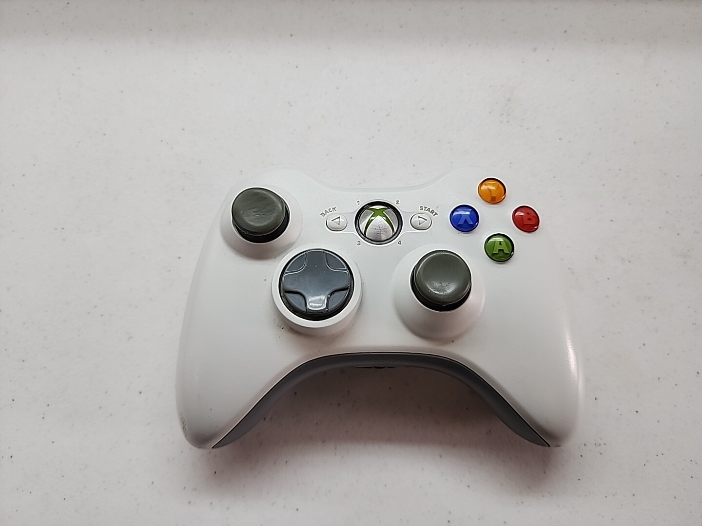 Microsoft Xbox 360 White Wireless Controller UNTESTED, Powers Up With ...