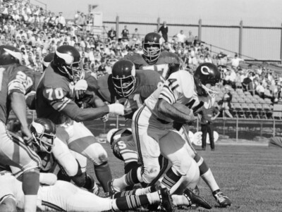 BRIAN PICCOLO BEARS GREAT AWESOME EARLY 8X10 PHOTO 2 | eBay