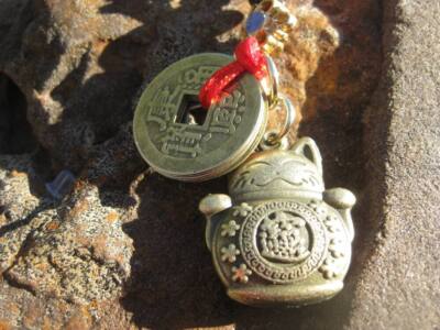 Maneki Neko Cat KEY CHAIN Wealth Luck and Prosperity Metaphysical | eBay