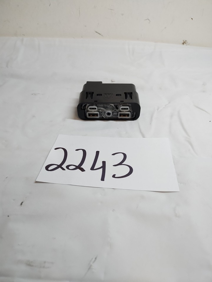 Genuine Mopar Media Hub USB Port 68493753AA Dodge Ram 1500 2021 2022 ...