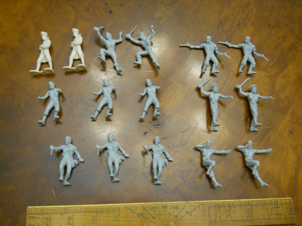 GLENCOE MODELS 1/32ND SCALE PIRATE FIGURES (16 ASST), NEW IN SEALED BOX ...