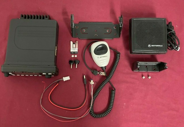 Motorola Mcs2000 450-512 MHz UHF 50 Watt Two Way Radio M01SKM9PW6AN for ...