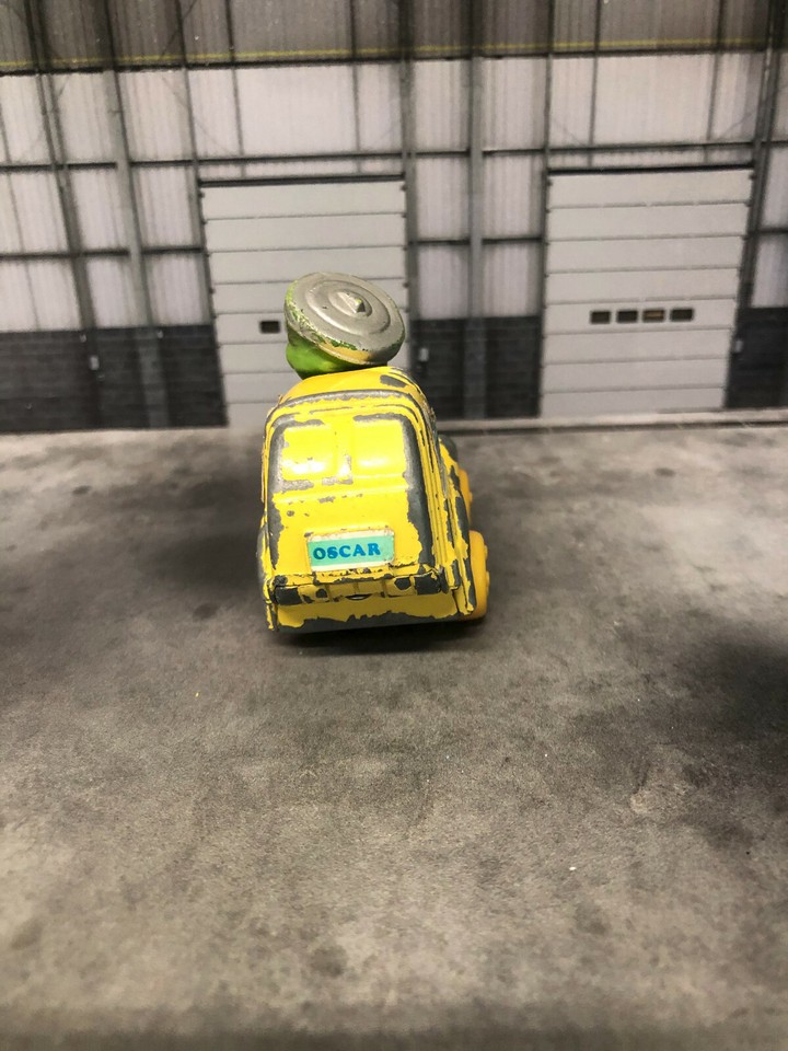 Muppets 1982 Sesame Street OSCAR THE GROUCH Trash Delivery Garbage ...