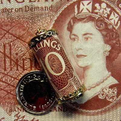 9ct gold english QE2 ten shilling note charm | eBay UK
