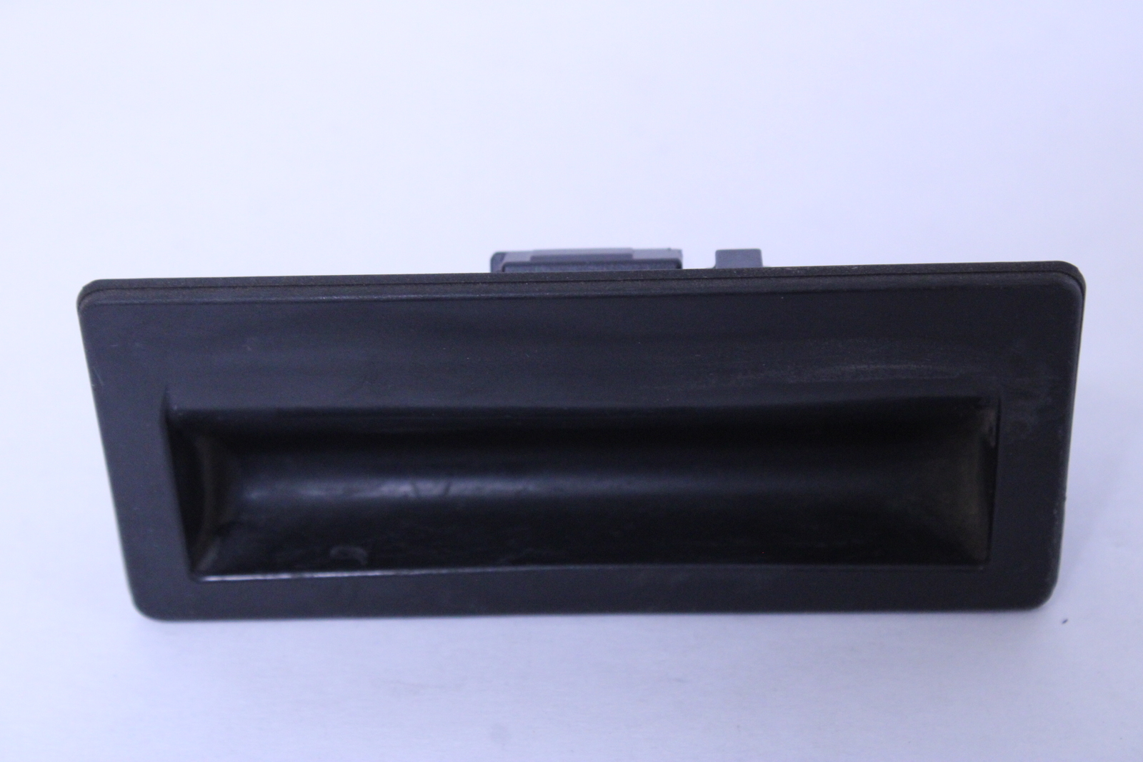 2016+Volkswagen+VW+Jetta+Rear+Trunk+Lid+Release+Handle+Button+5N0827566 ...