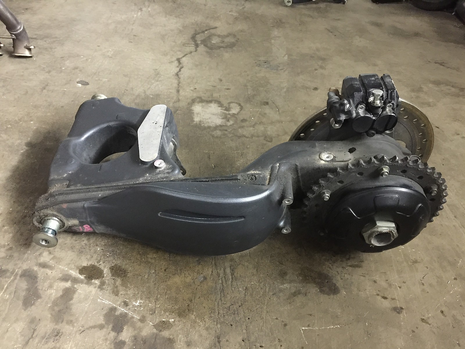 Triumph Sprint ST 1050 06 05 07 08 single sided swingarm hub suspension ...