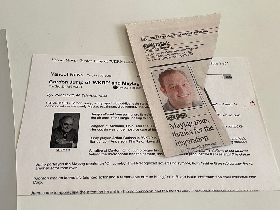 GORDON JUMP SIGNED 1998 8x10 SP as the Lonely Maytag Repairman + RARE ...