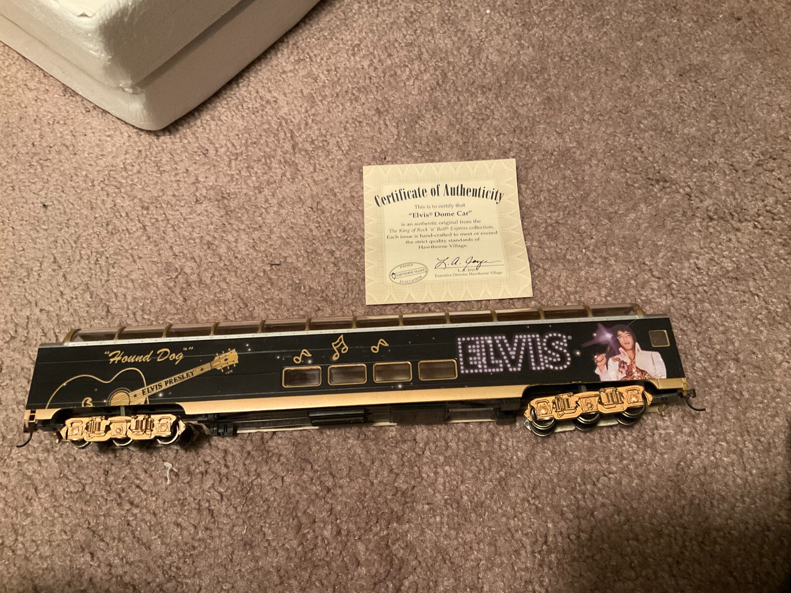 Elvis Presley - Hawthorne Village "King Of Rock N Roll" HO Train Set 3 ...