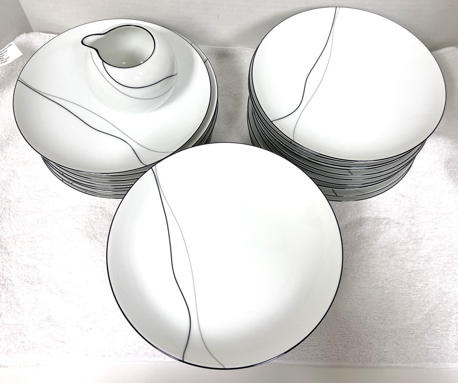 Mikasa Threads LAL03 Fine China Contemporary Dinnerware Daniel Hechter ...