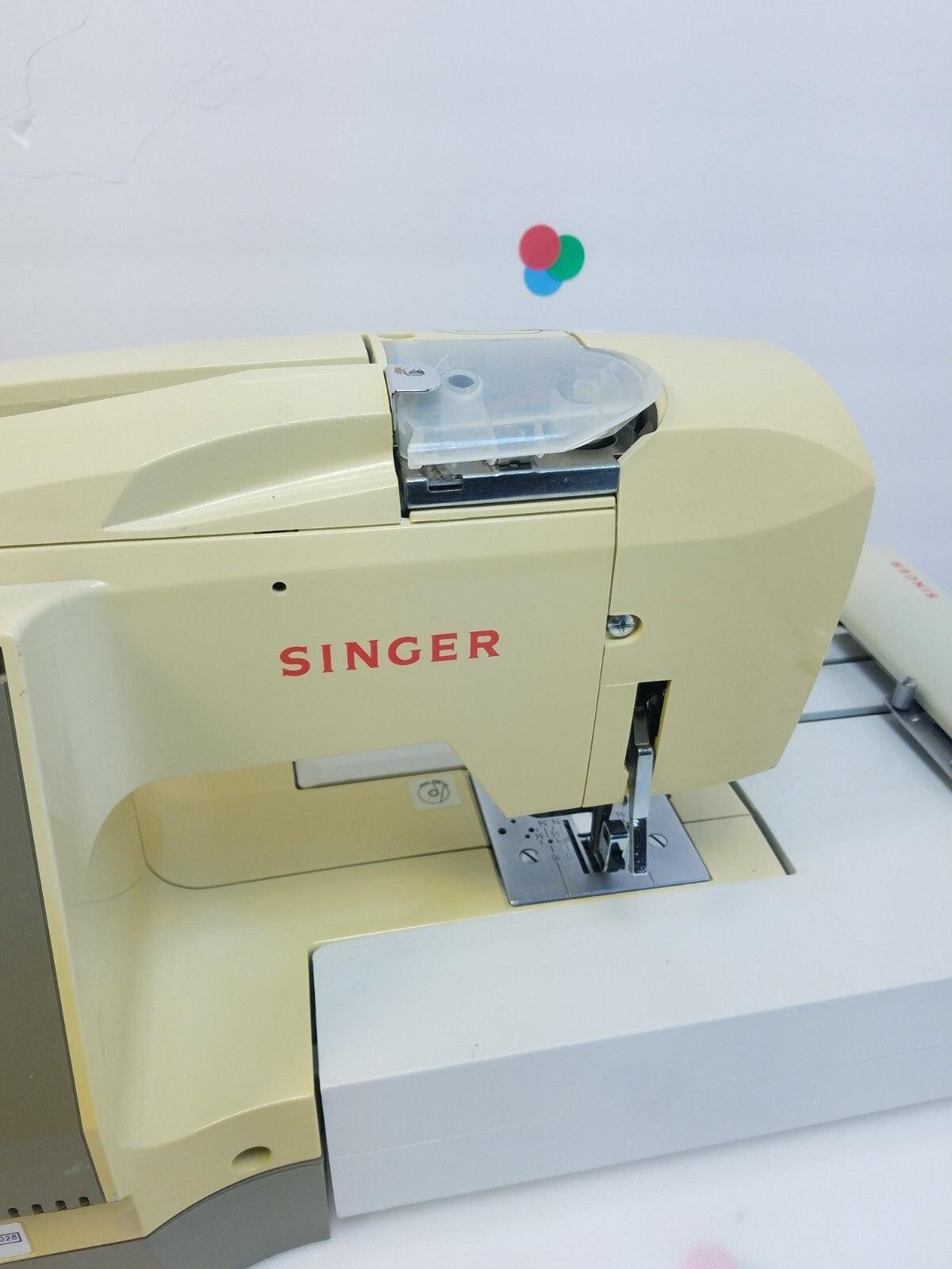 Singer CE-200 Quantum Futura Computerized Sewing Machine for sale ...