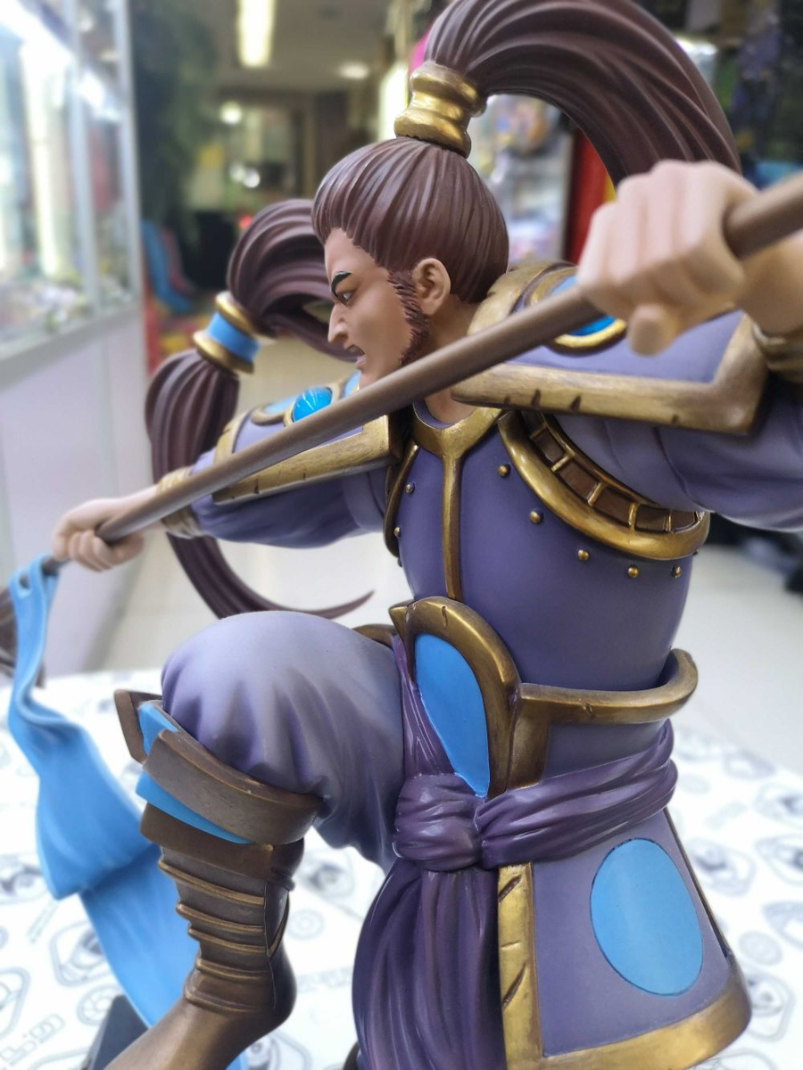 League Of Legends: Xin Zhao Cosplay