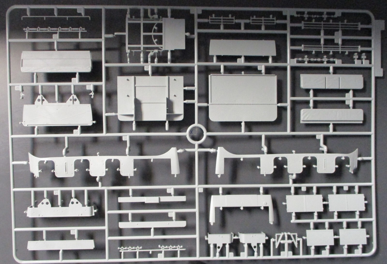 Dragon 1/35th Scale Sd Kfz 7 Halftrack - Parts Tree E from Kit No. 6918 ...
