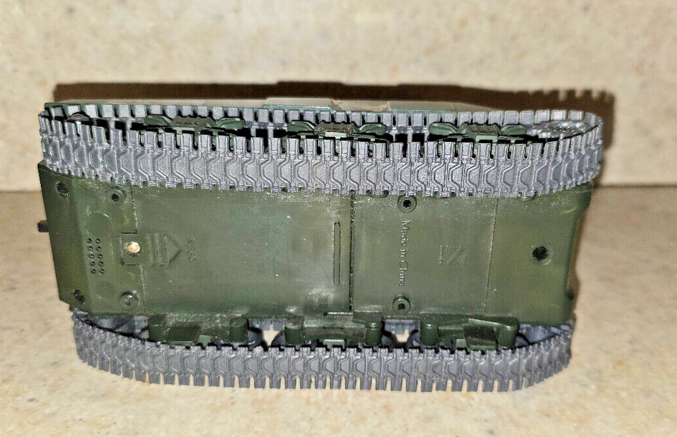 WWII 1/32 SCALE DIECAST BATTERY-OPERATED M-4 SHERMAN TANK | eBay