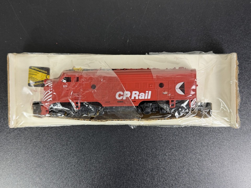 NIB TYCO HO Scale CP Rail F9 A Unit Diesel Locomotive 979 Powered ...
