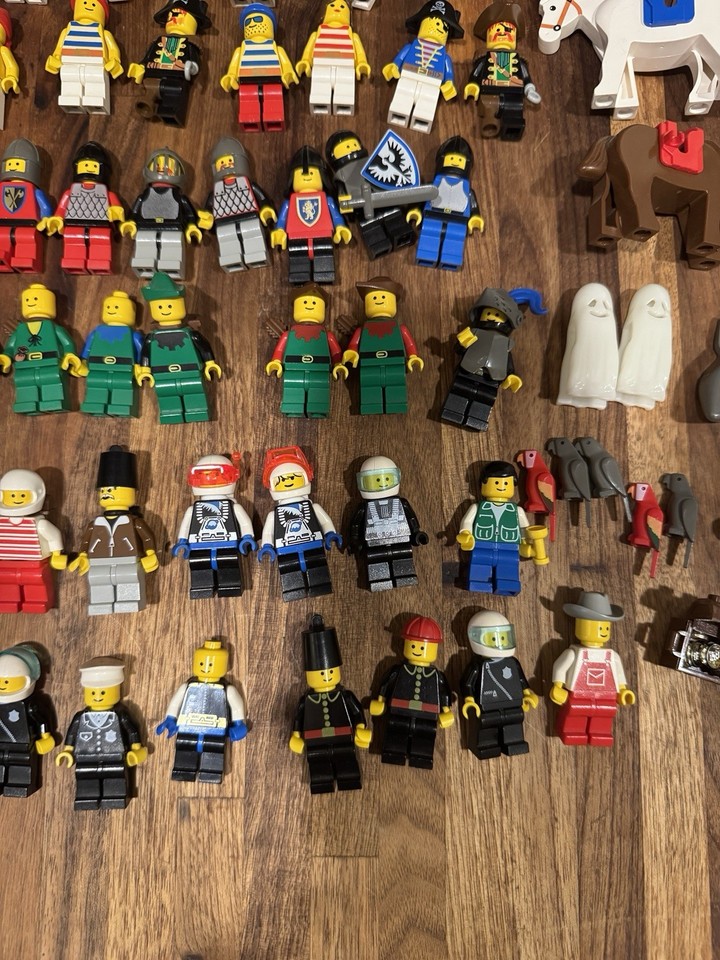 Vintage Lego Minifigures Collection Lot Pirates Castle Knights Space ...