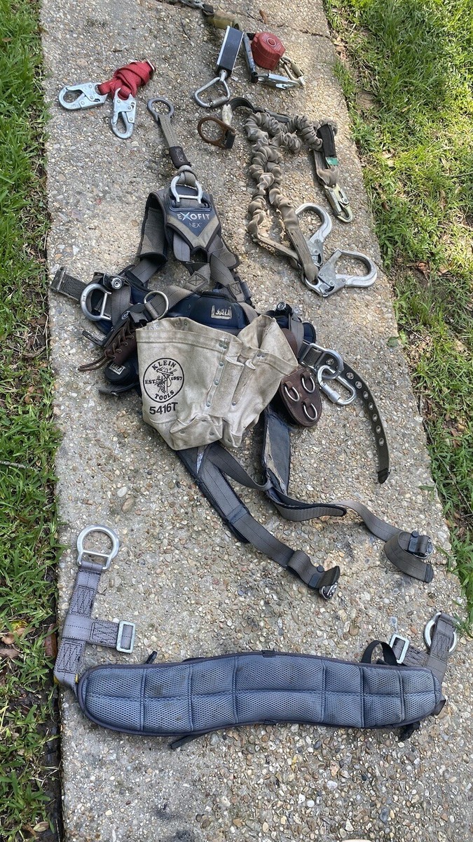 Ironworker Harness June 1955 : A Worker Without Any Safety Harness