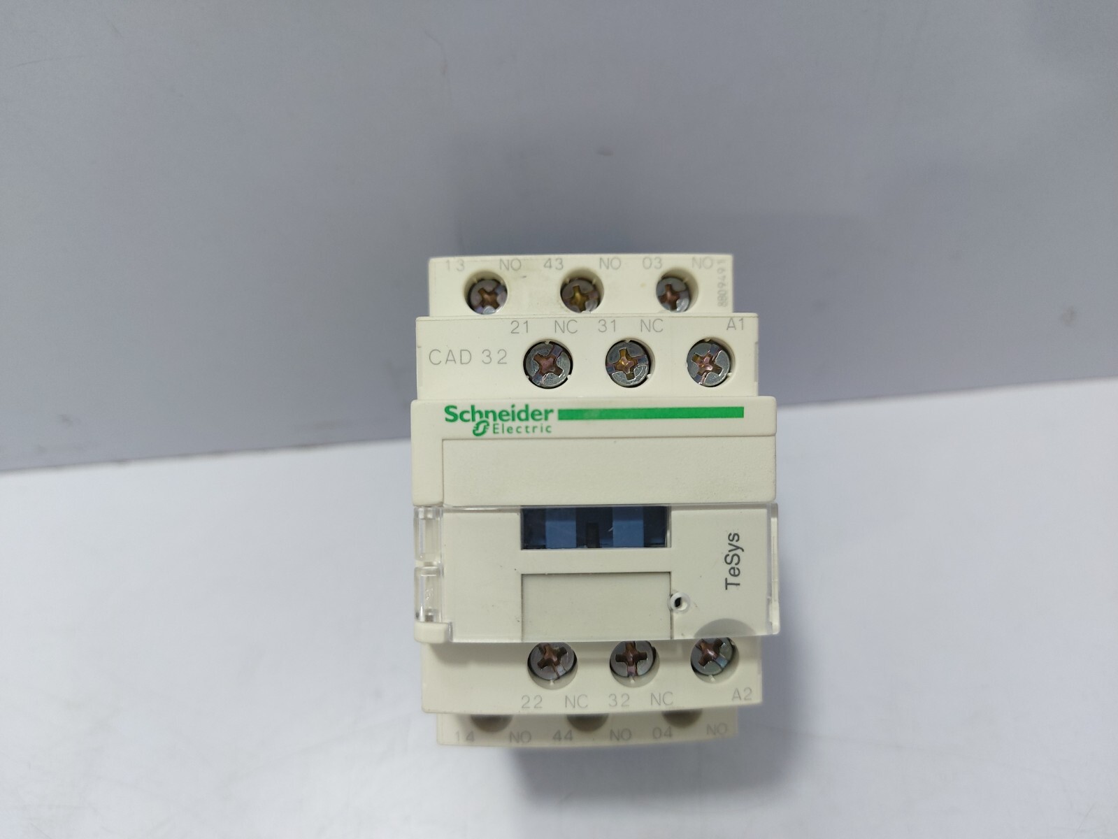 Schneider Electric CAD32M7 Control Relay TeSys 040142 220V | eBay