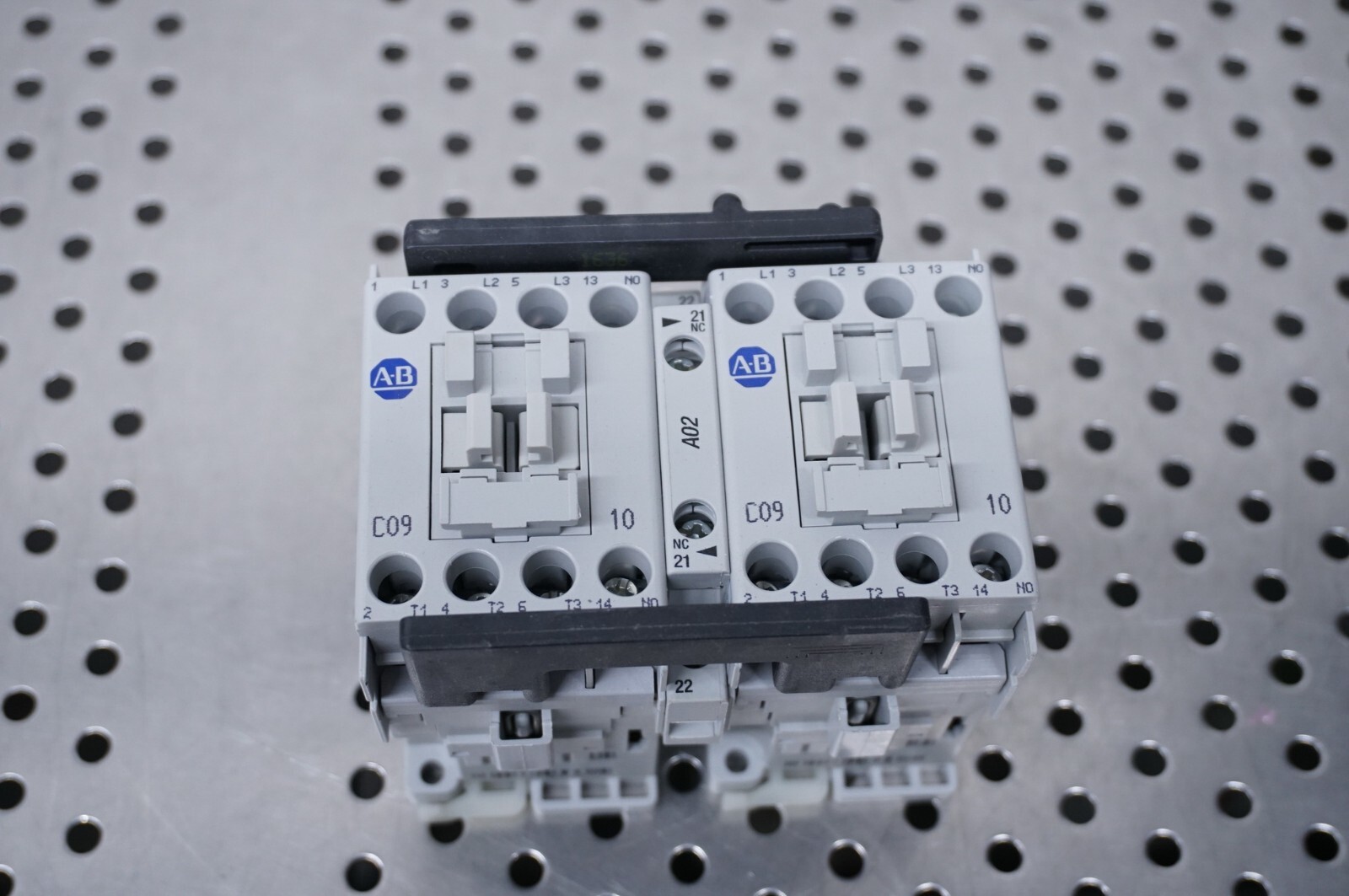 ALLEN BRADLEY 104-C09D22 /B REVERSING CONTACTOR 110-120V 50/60HZ 3 ...