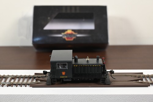 Broadway Limited HO Plymouth Diesel Switcher PRR: Dual Mode DC/DCC | eBay