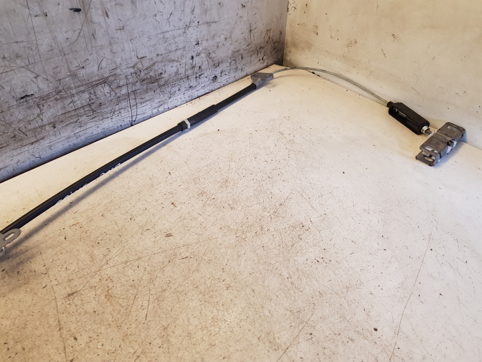 Toyota Prius Hand Brake Adjust Cable Prius 1.8 vvti Hybrid Auto 2017 ...