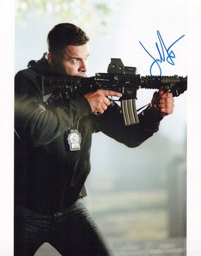Jon Huertas Castle W/Coa autographed photo signed 8X10 #7 Javier ...