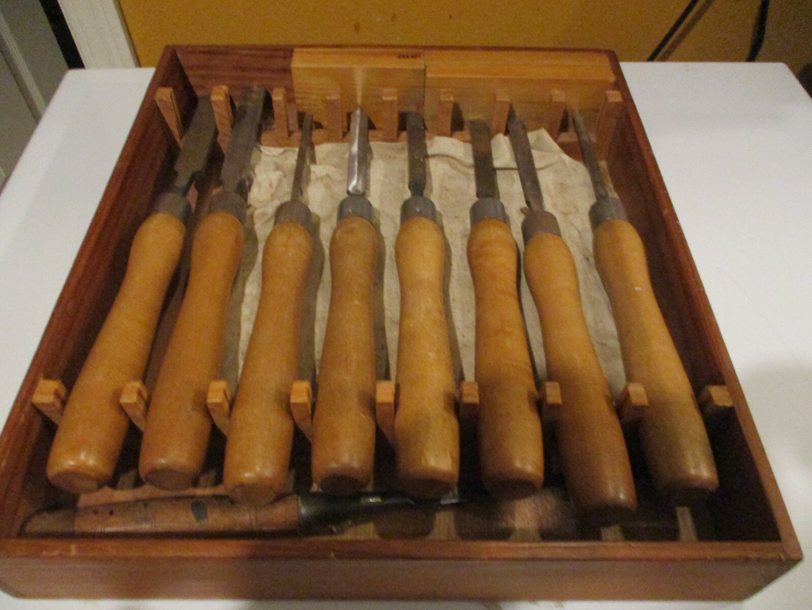 Set 9 Wood Working Chisels Tool Chip Engraving In Wood Case Greenlee ...