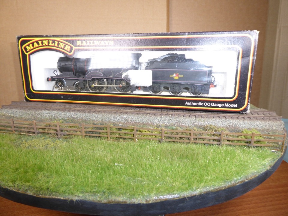 Mainline 00 Gauge BR Fowler Class 2P 4-4-0 Steam Loco/Tender no 40663 ...
