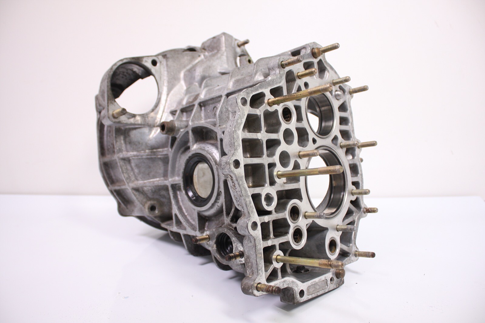 Porsche 911 964 C2/C4 (1989) OEM G64 G50 Transmission Case Bell Housing ...