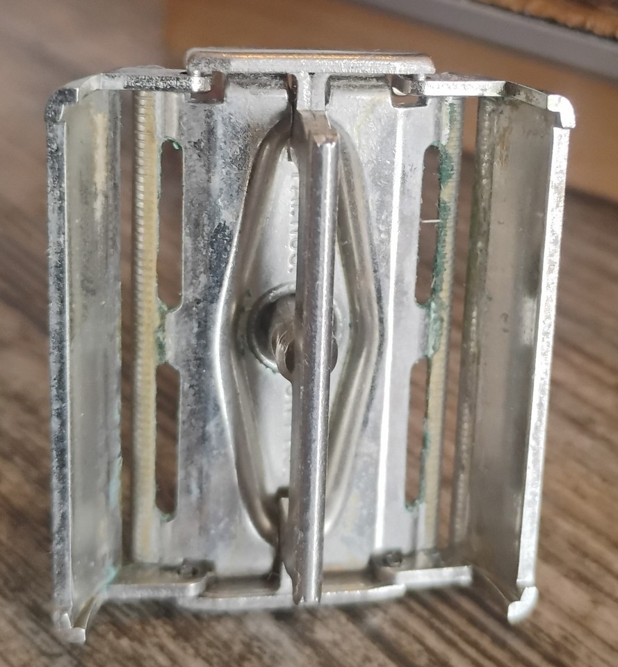 Vintage Gillette Safety Razor, Dial Adjusted Fatboy Red Tipped Handle ...