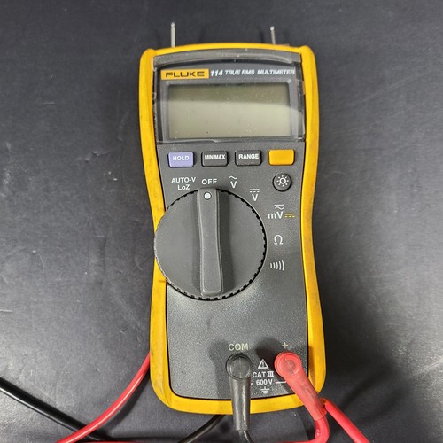 Fluke 114 True RMS Digital Multimeter Auto-Ranging Backlit Display with ...