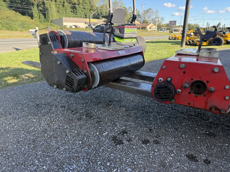 True Surface Vibe V | Vibratory Greens Rollers | Toro Greensmaster 3000 ...