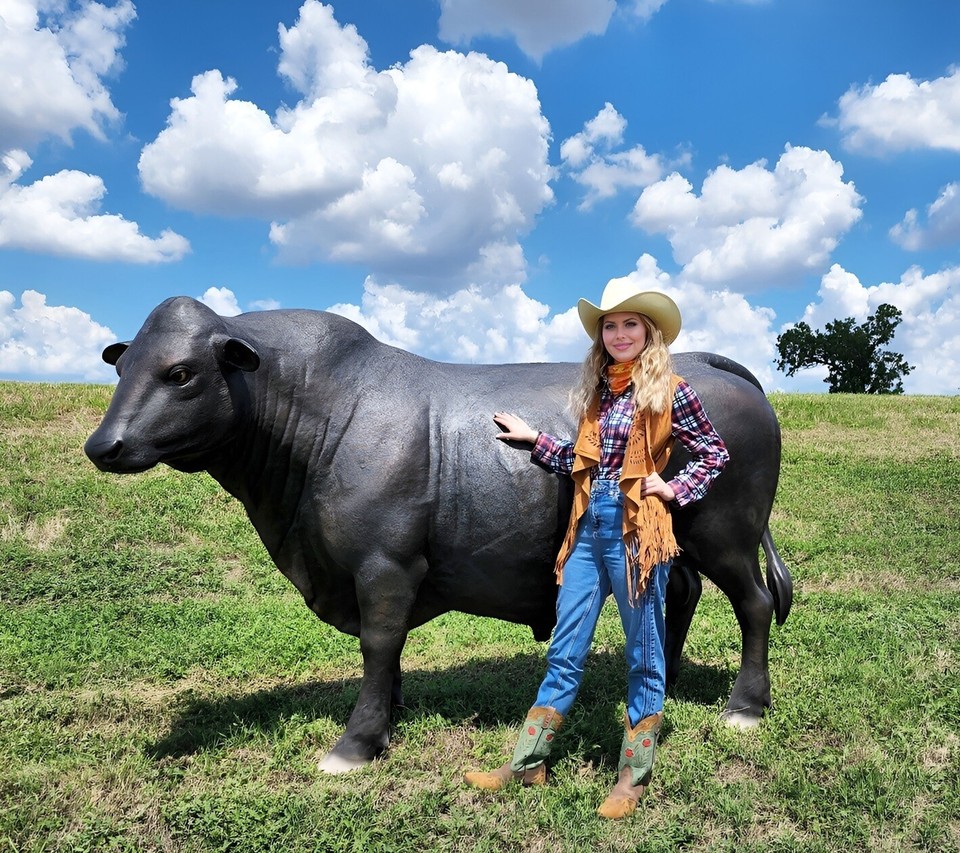 Large Bull Statue - Life Size Bull Statue - Black Angus Bull Life Size ...