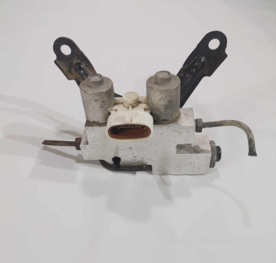 98 - 03 Ford Ranger B2500 Brake Pressure Metering Proportioning Valve ...