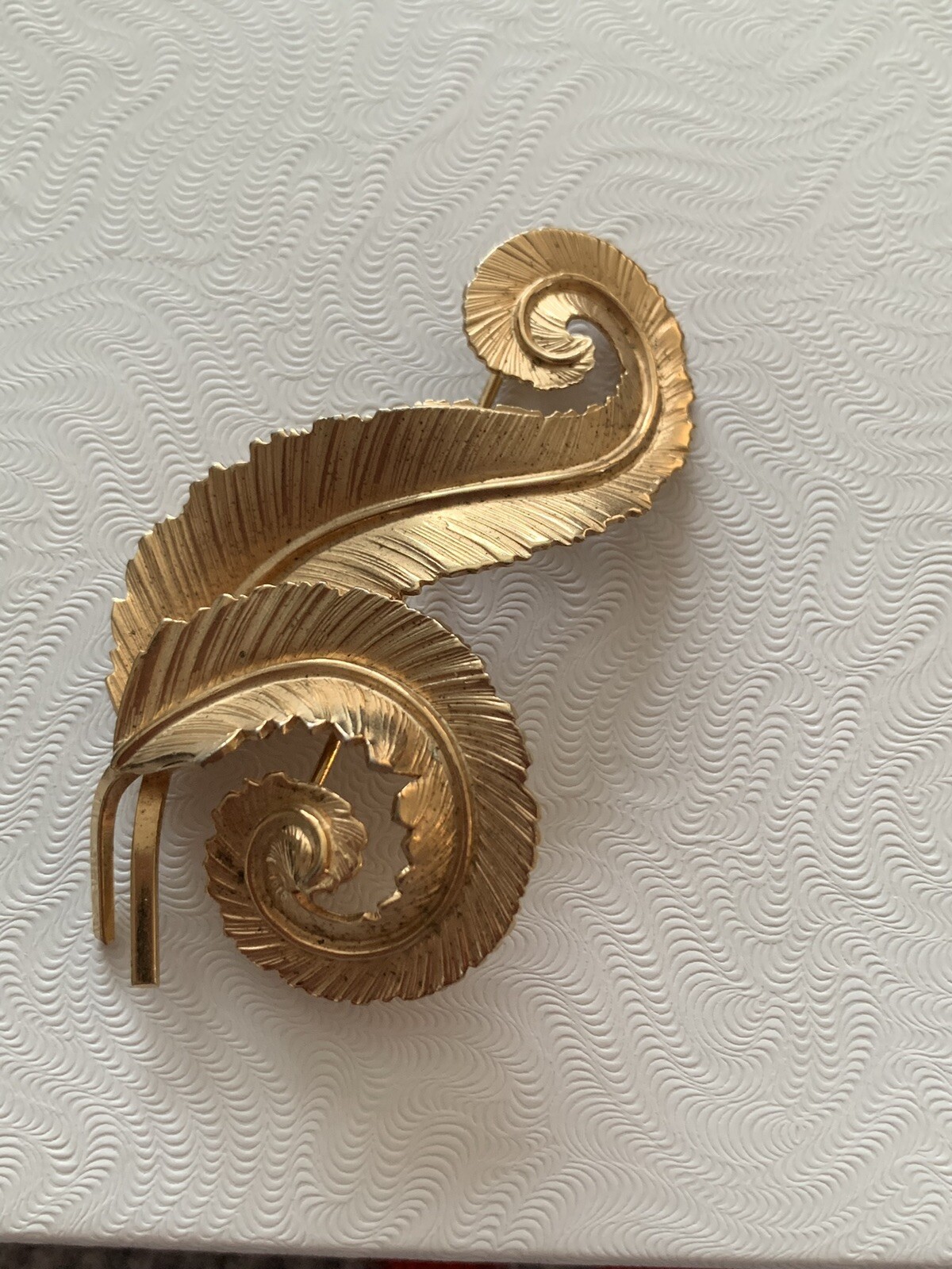 Vintage Ostrich Feather Gold tone Signed Giovanni 40’… - Gem