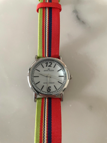 Anne Klein Y121E Ladies Watch w Mother of Pearl Dial New Battery WORKS ...