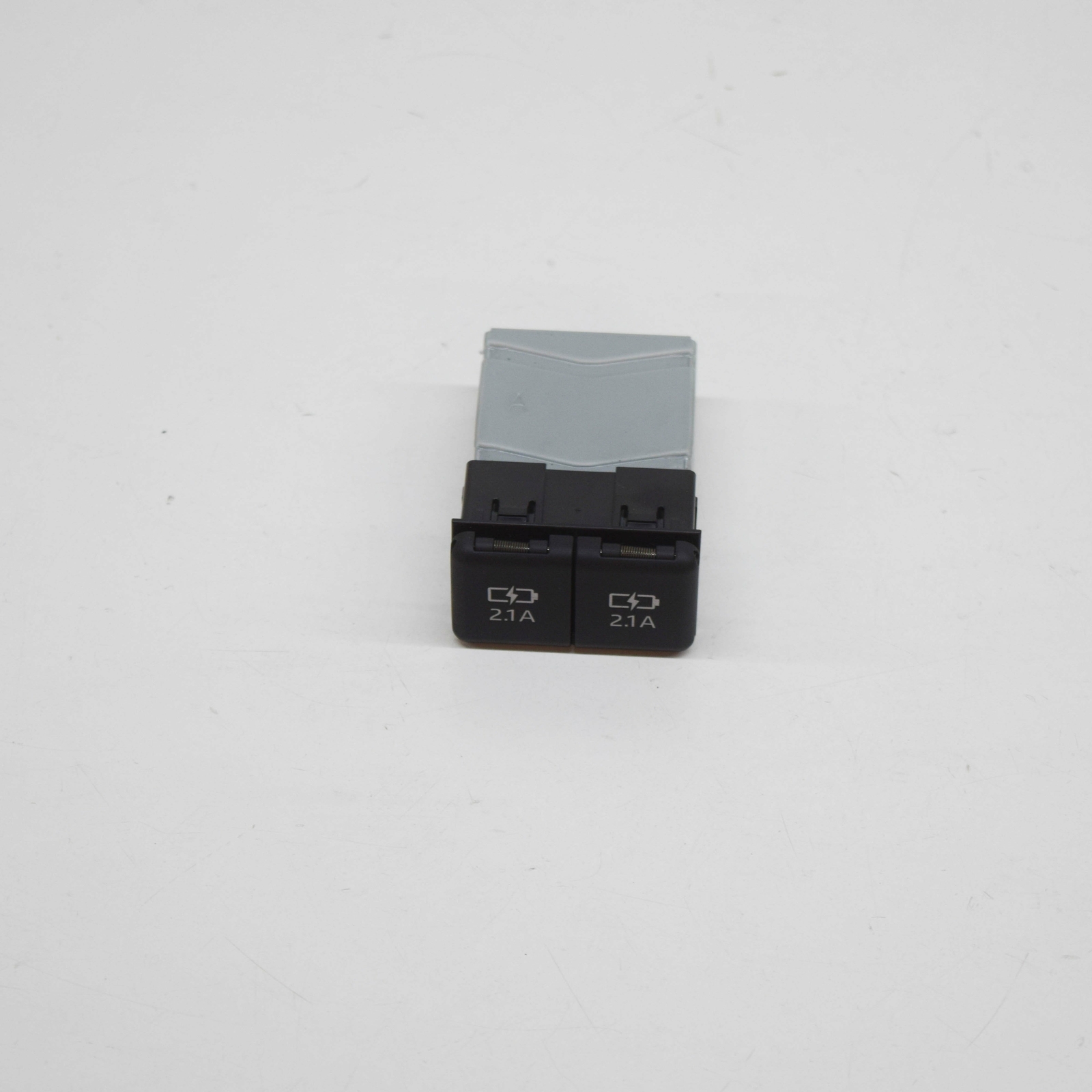 TOYOTA RAV4 XA50 USB Charger Socket In 85532-15010 2.5 Hybrid 144kw ...