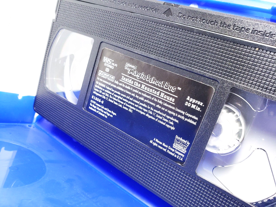 The Magic School Bus Inside The Haunted House VHS Scholastic Clamshell ...