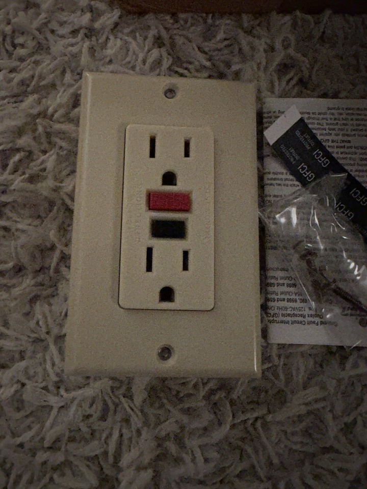 Lot Of 20 Leviton 6599-1 Ground Fault circuit Interrupter GFCI Ivory ...