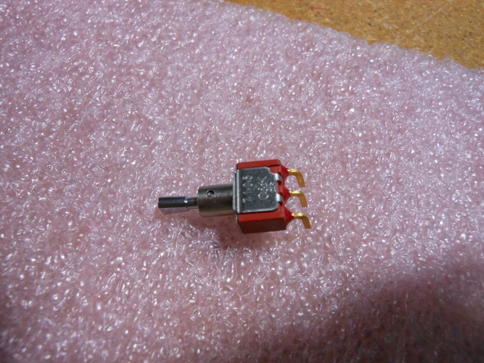 C&K MINIATURE TOGGLE SWITCH PART # 7105-P4-D9-ABE ( ON-OFF-ON) 20V SPDT ...