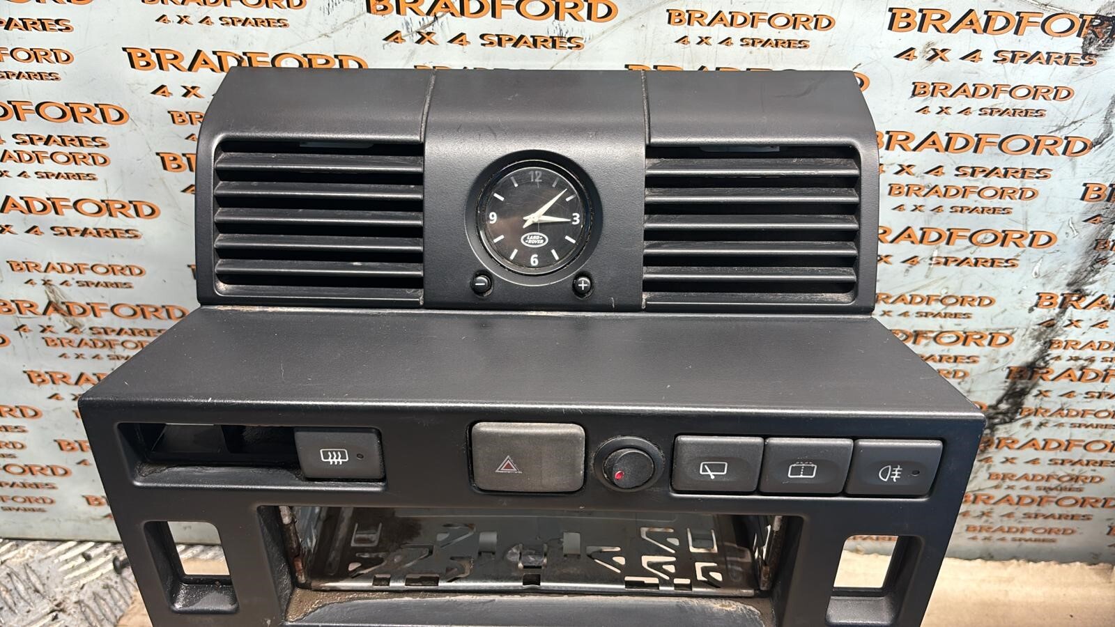 BFD062553 2014 LAND ROVER DEFENDER 110 XS PUMA DASH CENTRE CONSOLE ...