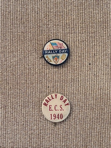 1940 Rally Day Pinback Buttons One HQ & The Other Unique Chicago ...