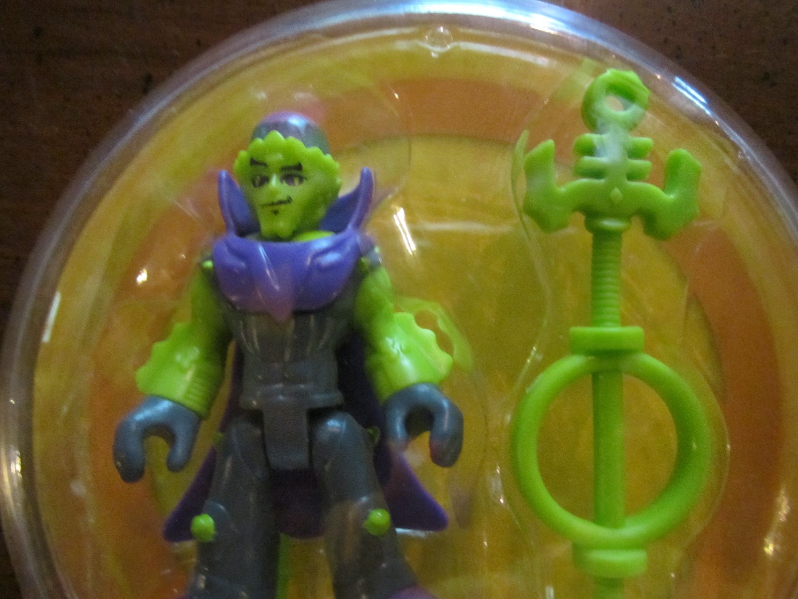 Fisher-Price Imaginext Monsters Monster Alien brain eraser staff cape ...