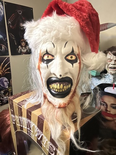 Tinsley Transfers Terrifier 3 Santa Art the Clown mask Sold out ...