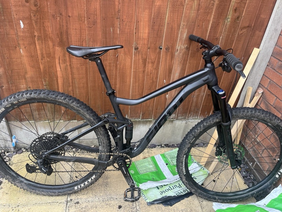 Giant Stance 29 2020 Full Suspension Mountain Bike Gun Metal Black ...