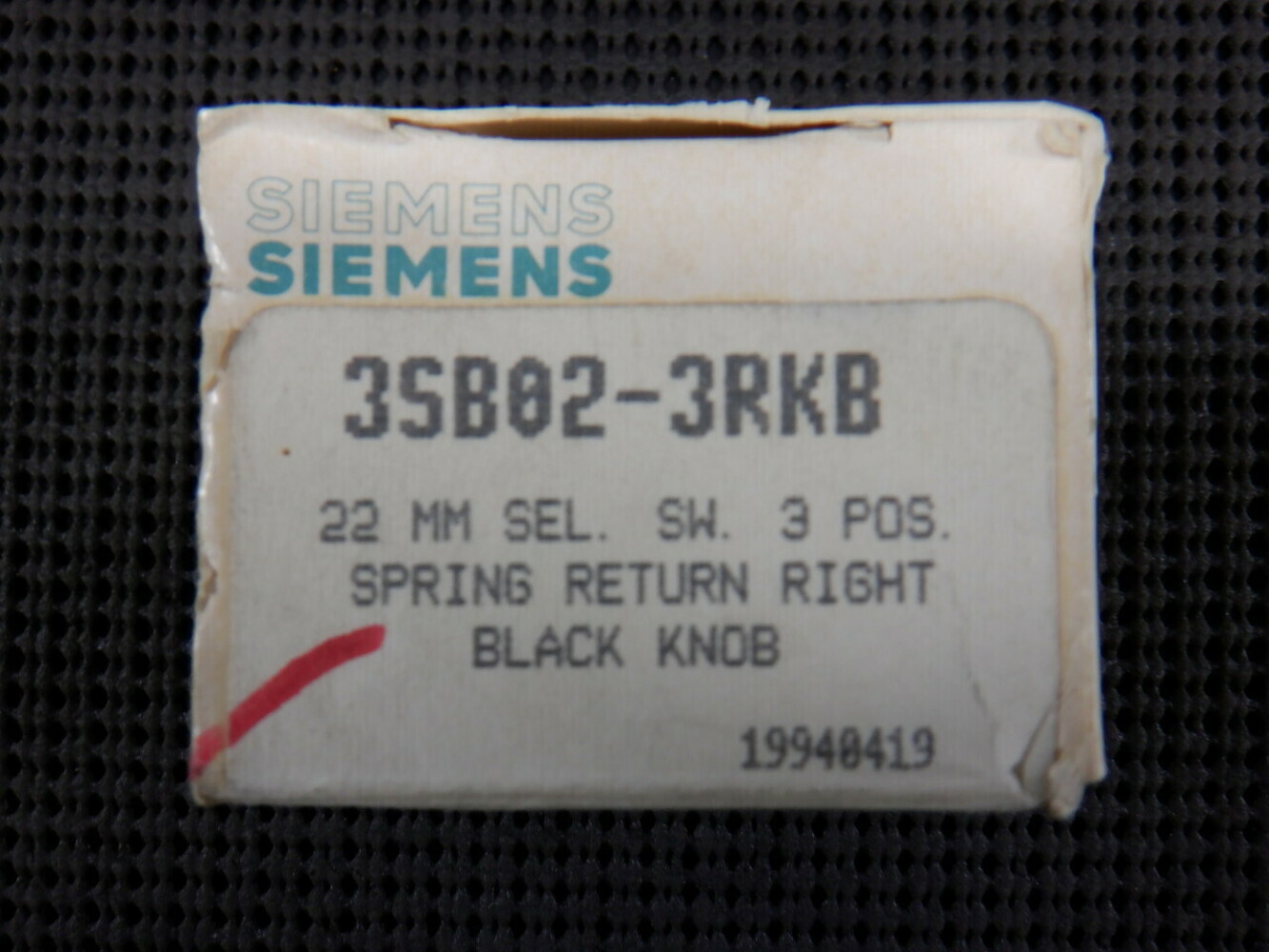 Siemens 3SB02-3RKB 22MM Slector Switch 3 Position Spring Return Right ...